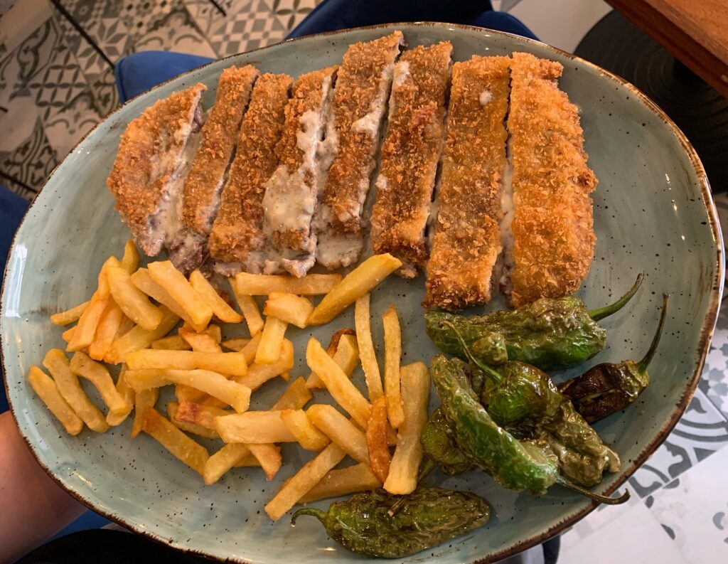 Cachopu de concursu na Sidrería Yantar de Madrid - LA SIDRA